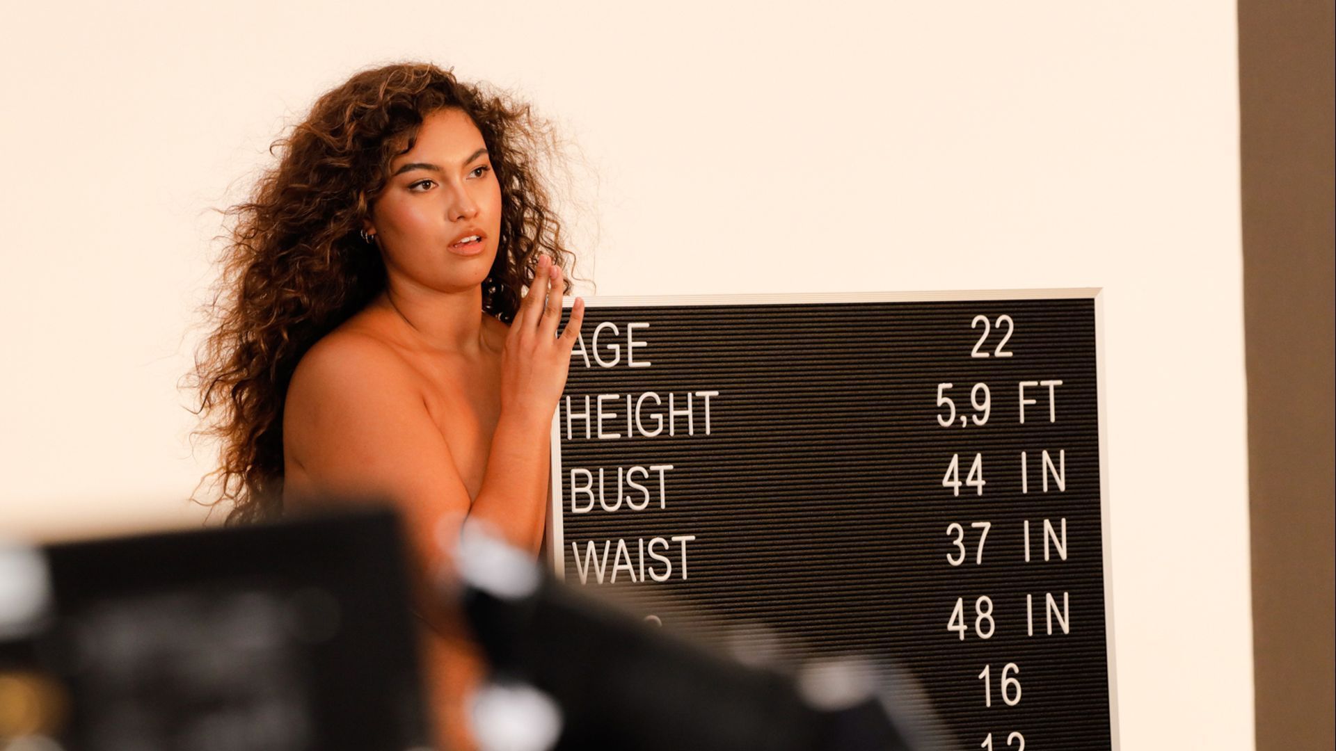 Germany's Next Topmodel Staffel 18 Folge 6: Sedcard-Shooting