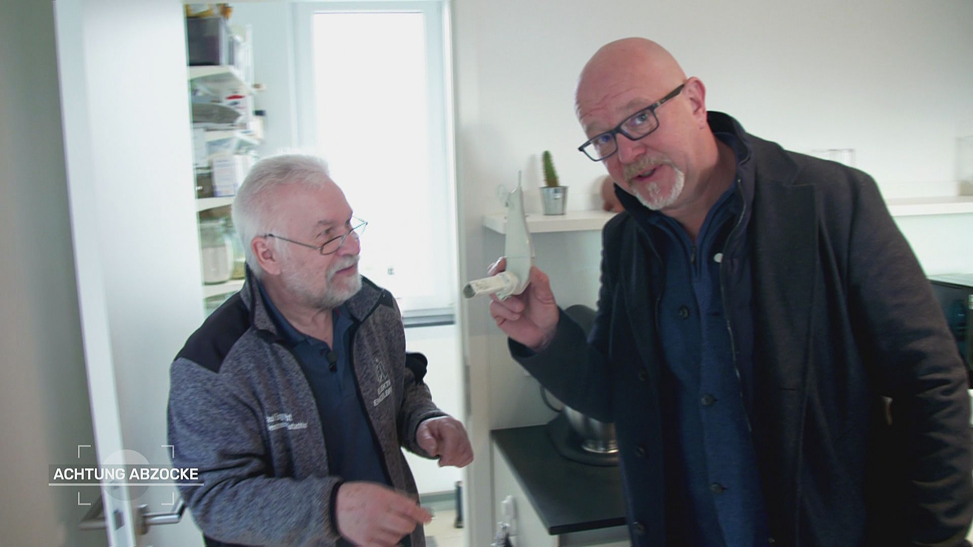 Achtung Abzocke - Betrügern auf der Spur Staffel 7 Folge 3: Wieder da ... Achtung Abzocke - Betrügern auf der Spur Staffel 7 Folge 3: Wieder da ...