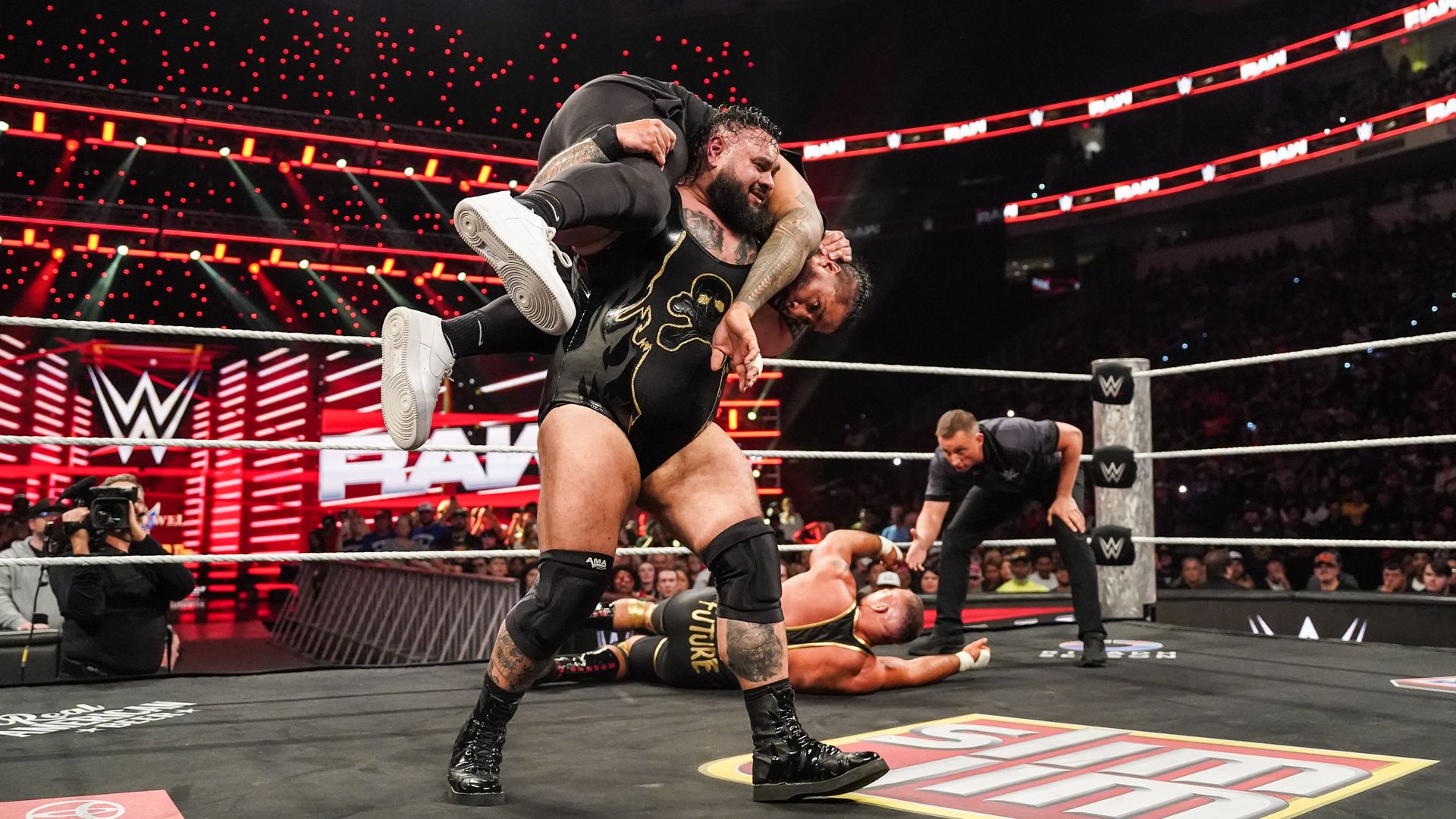 WWE RAW Staffel 9 Folge 27: Die Usos vs. Bron Breakker & Bronson Reed im chaotischen Tornado Tag ...