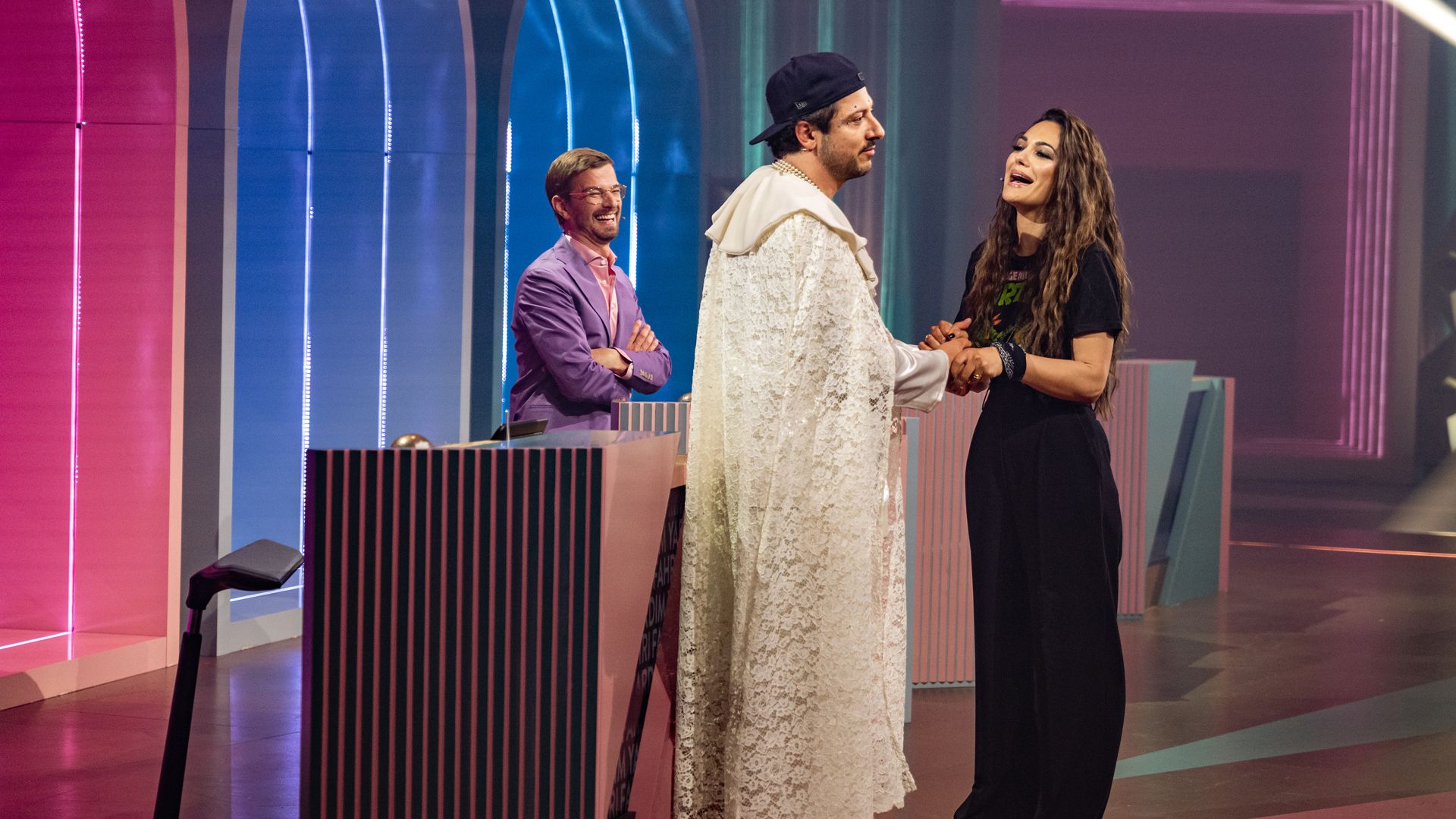 Wer stiehlt mir die Show? Staffel 4 Folge 6: Wer verlässt das große ... Wer stiehlt mir die Show? Staffel 4 Folge 6: Wer verlässt das große ...