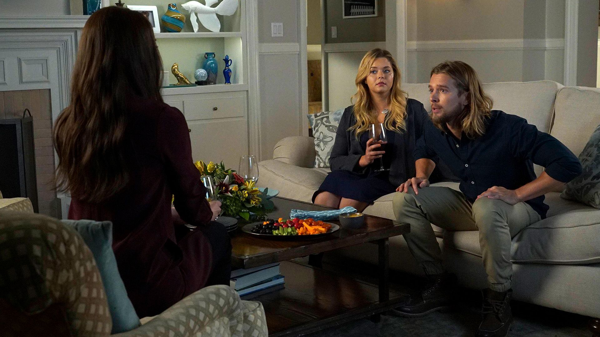 Pretty Little Liars Staffel 7 Folge 7: Gangster
