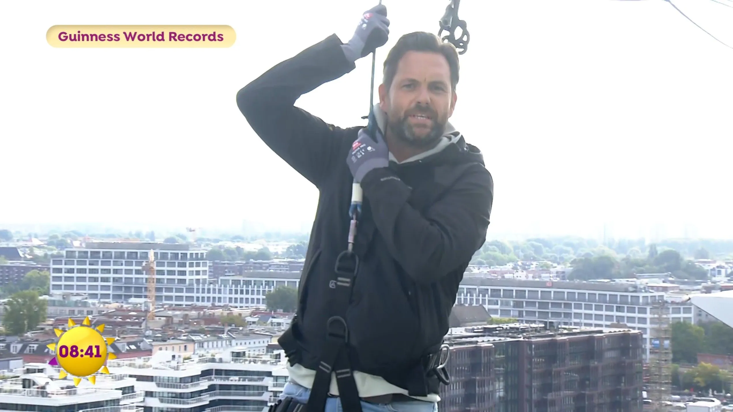 Extremsportler "Cyborg" Arda Saatçi rennt einmal durch ganz Japan