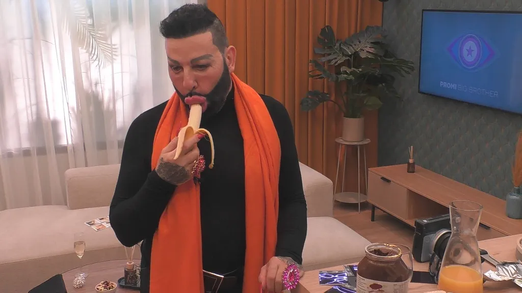 Heißes Nackt-Shooting bei "Promi Big Brother" 2025: Désirée Nick ...