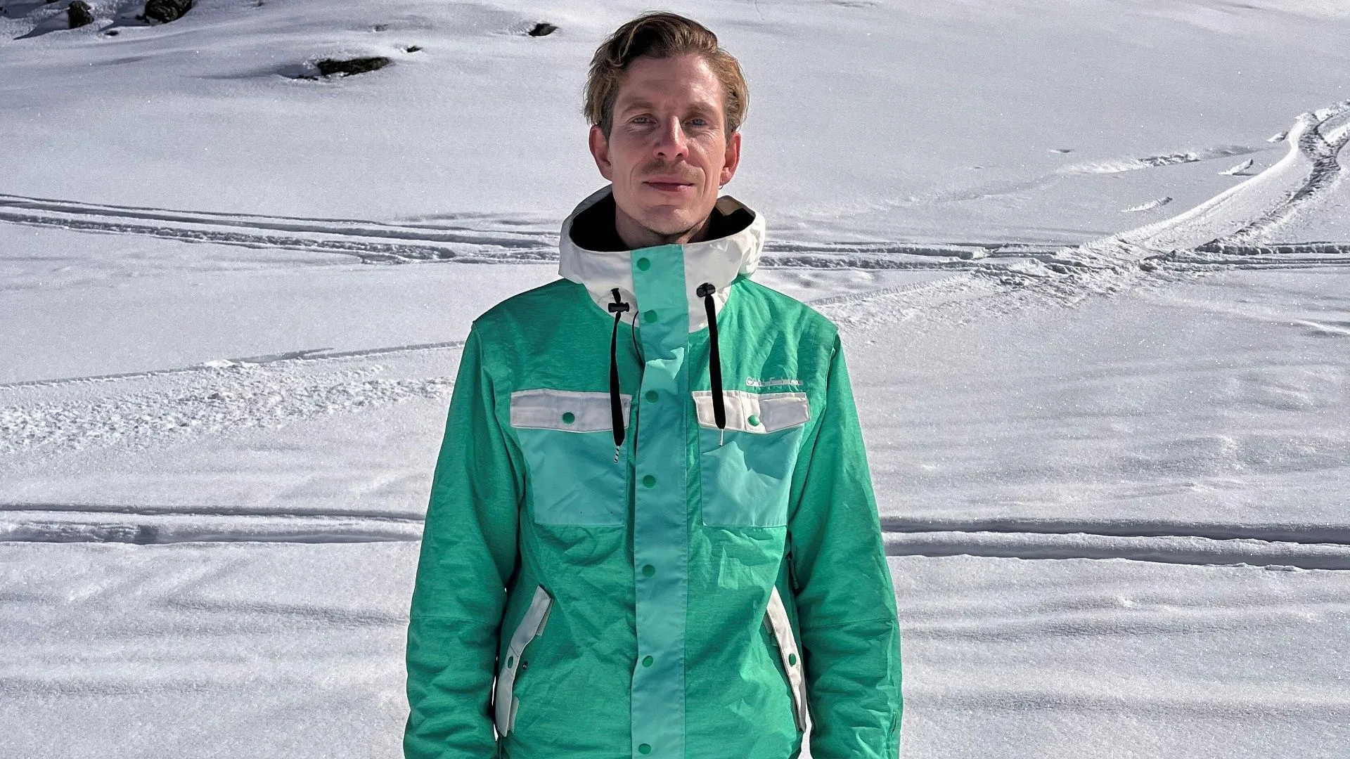 "Lebendig begraben": Wie ist es unter einer Tonne Schnee auszuharren?