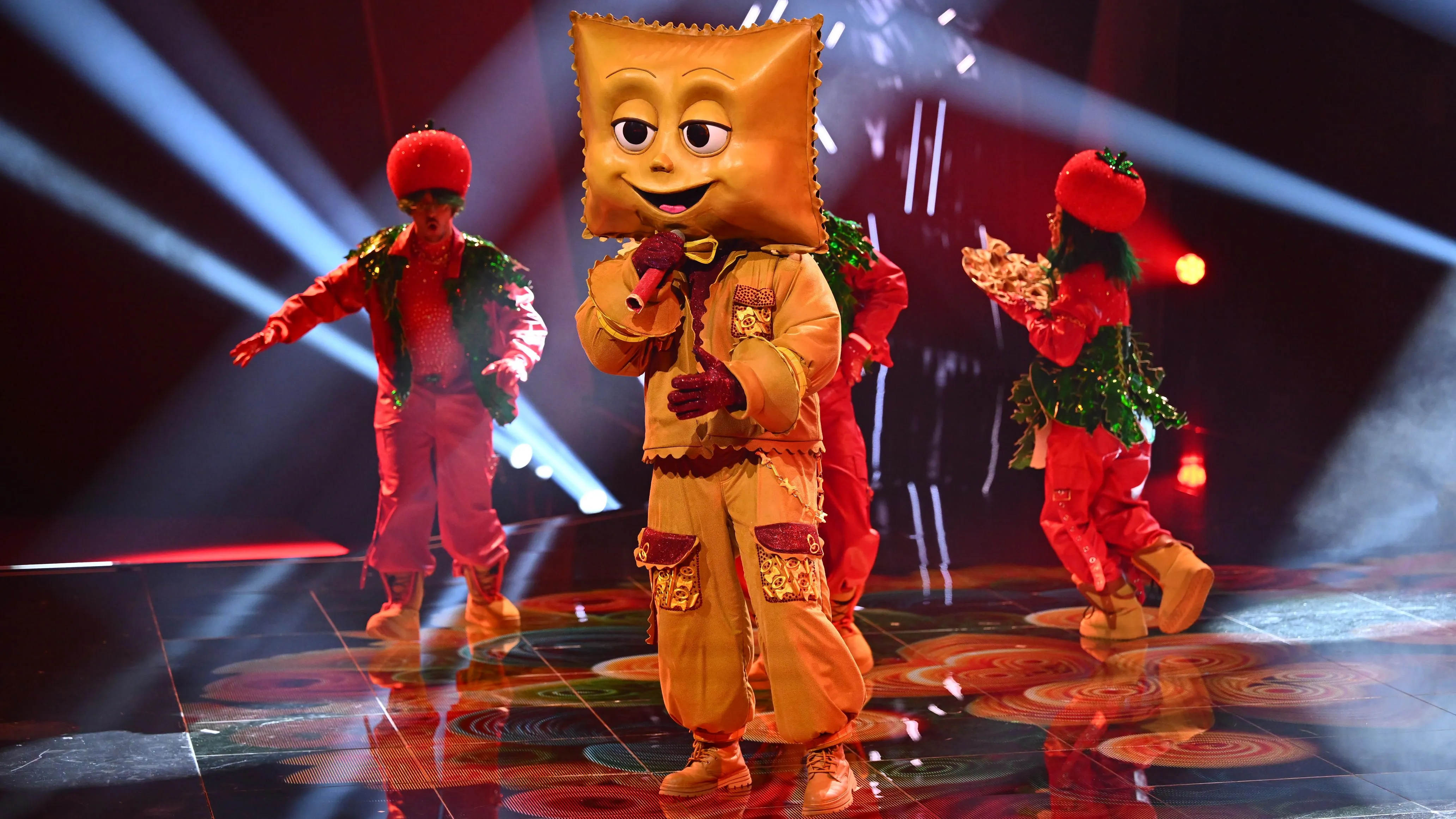 "The Masked Singer"-Finale: Wer steckt hinter Eggi, Rave-Ioli & Co ...