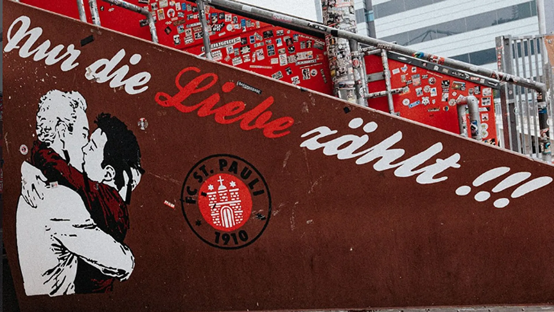 FC St. Pauli: U19-Trainer Christian Dobrick outet sich - "Schwule ...