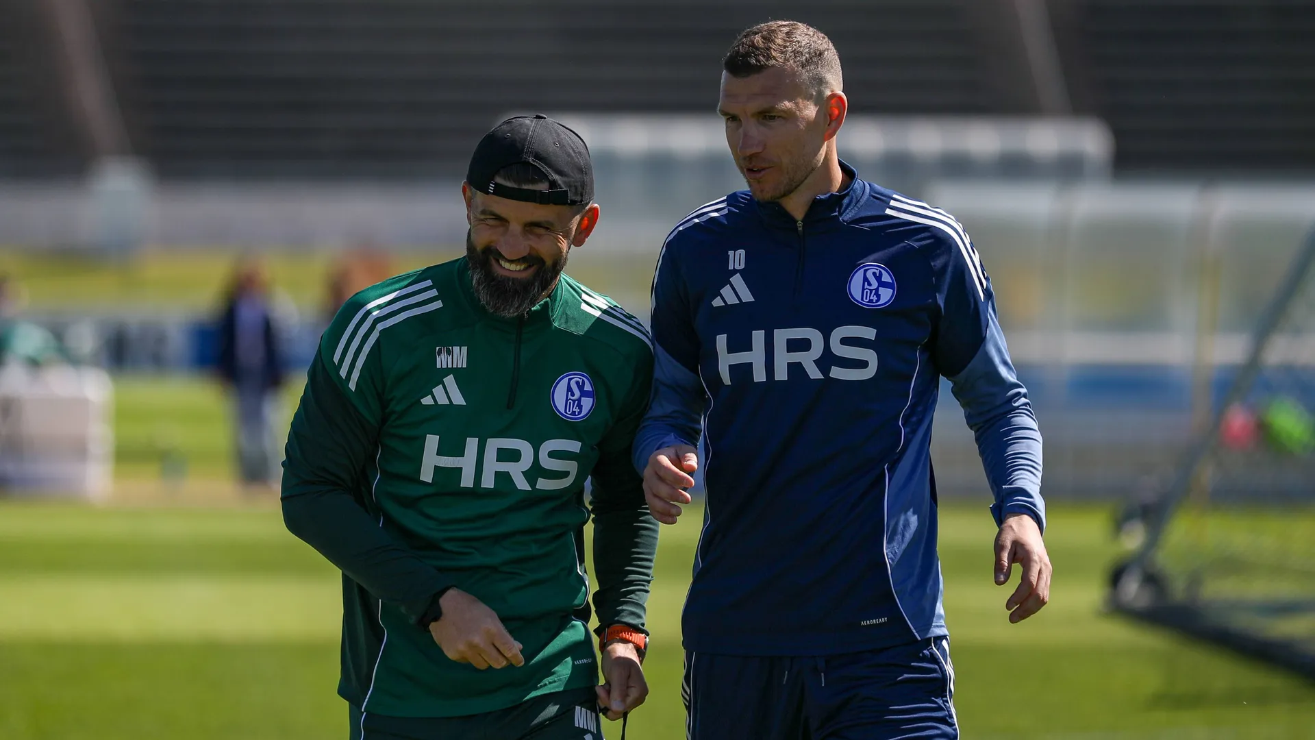 Schalke 04: Platzsturm für Trainer Muslic ein "No-Go" - Dzeko zurück im ...