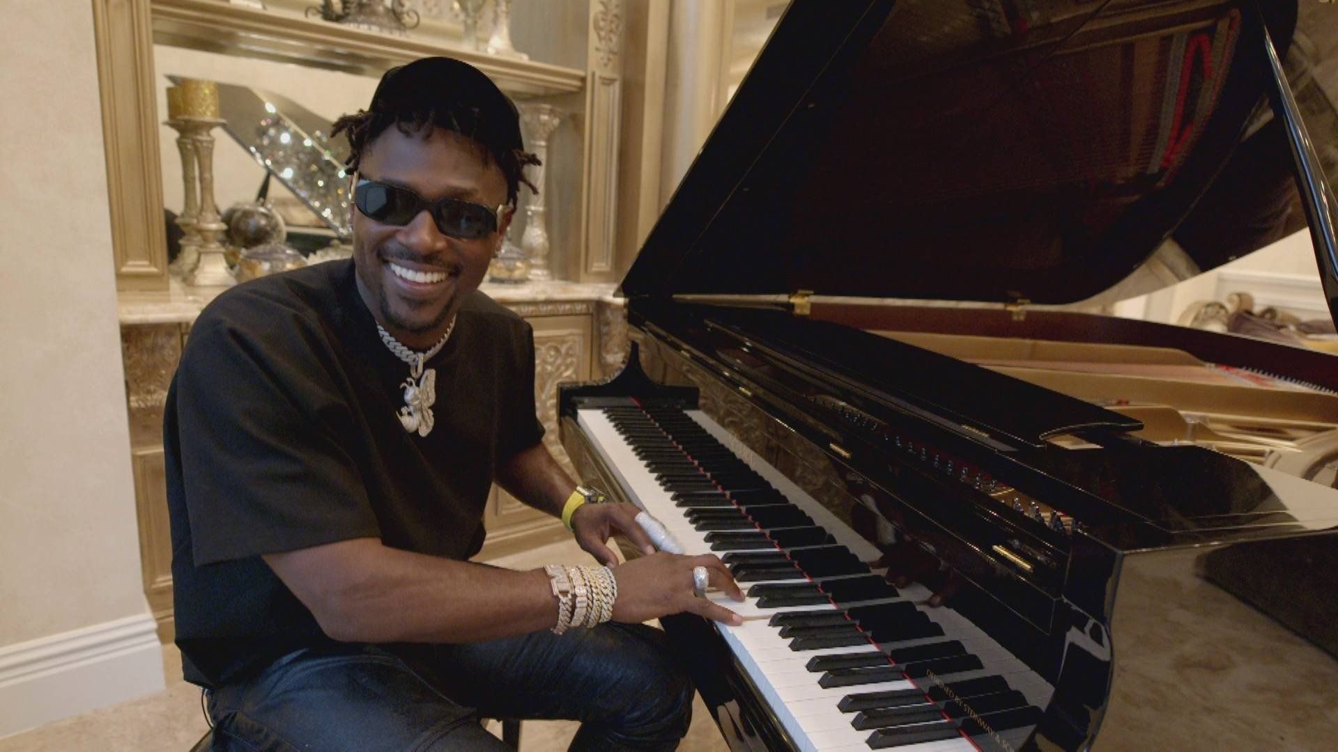 MTV Cribs Staffel 19 Folge 14: Antonio Brown / Tara Lipinski